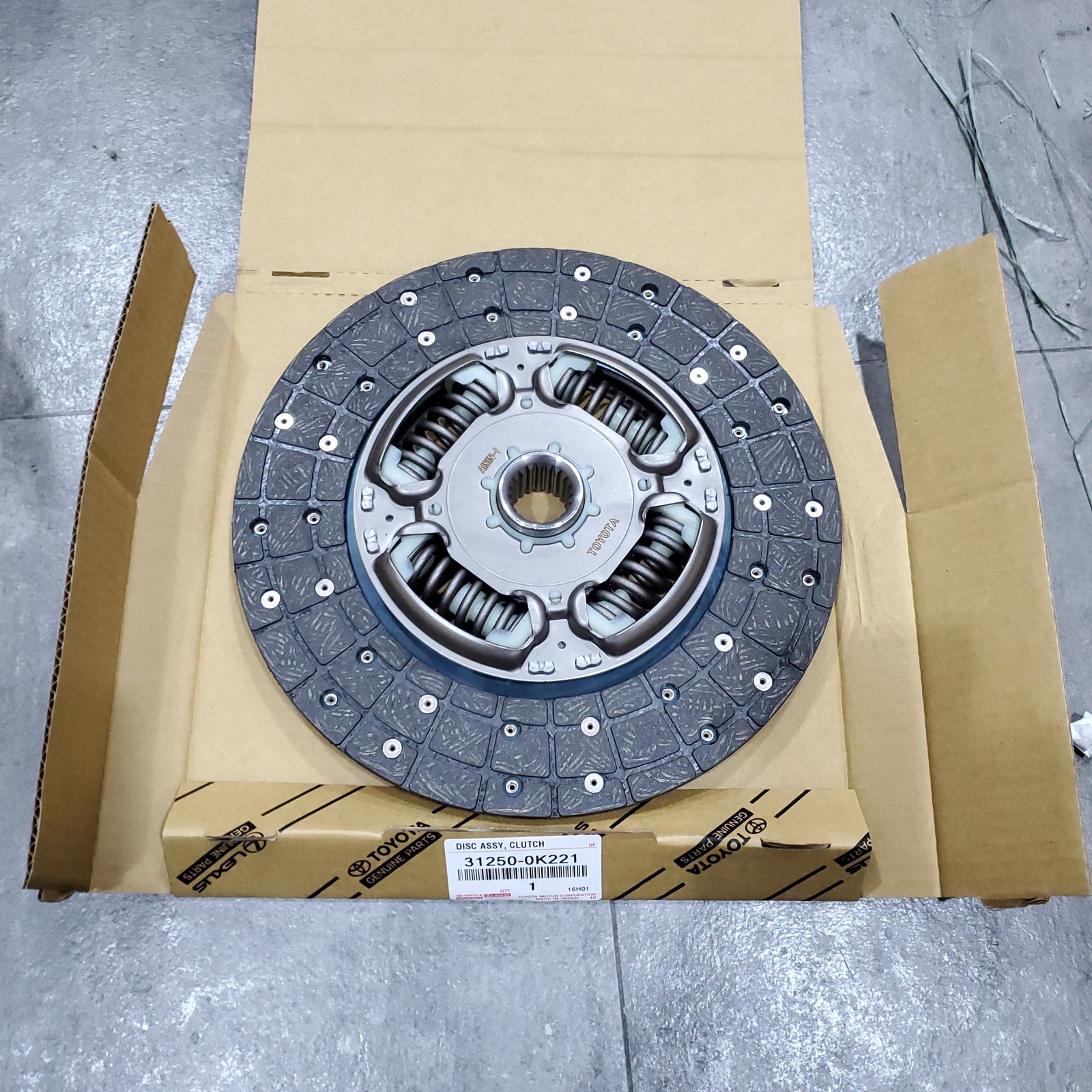 GENUINE TOYOTA CLUTCH PLATE HILUX 2005-2015 31250-0K205 – TOP Auto ...
